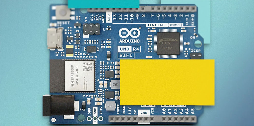 Arduino Uno è aggiornato alla versione R4 con CPU a 32 bit e USB-C